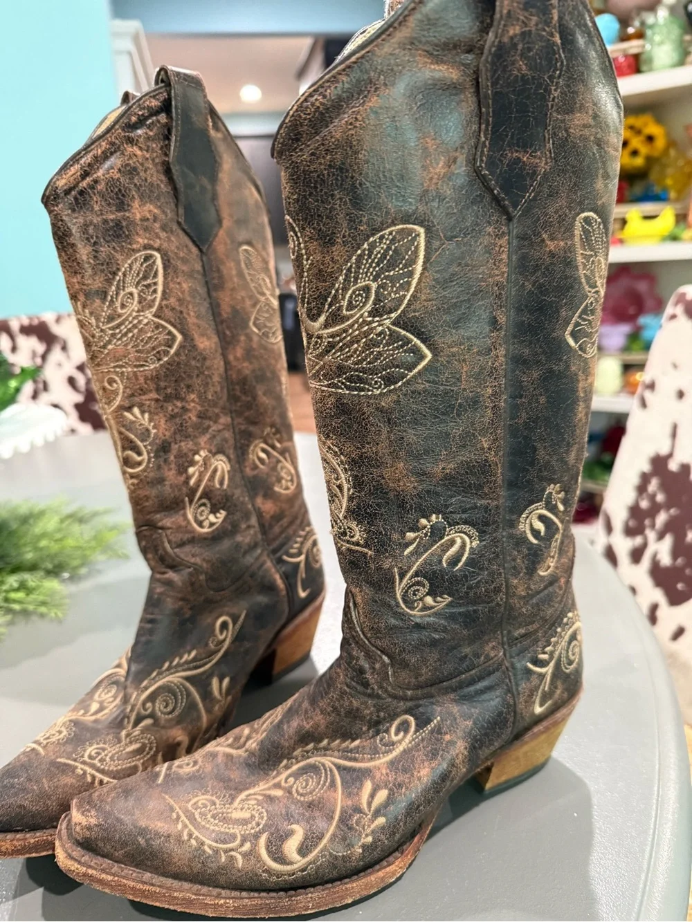 Circle G | Shoes | Circle G Brown Distressed Embroidered Leather Cowboy ...